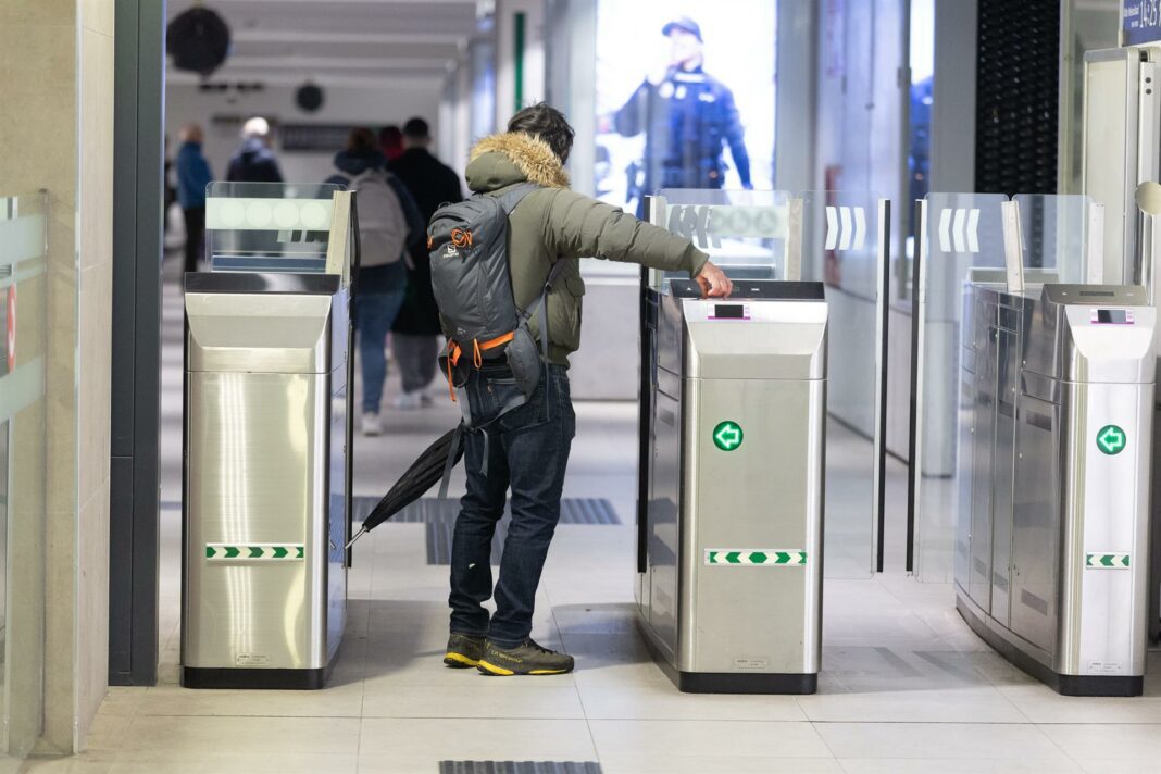 Renfe finalitza la instal·lació de sistemes de videovigilància intel ...